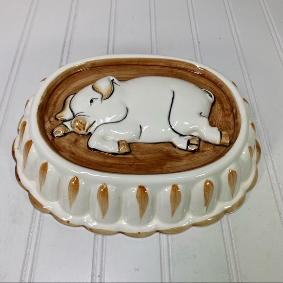 Sigma Beauty | Accents | Vintage Ceramic Brown Pig Mold | Poshmark